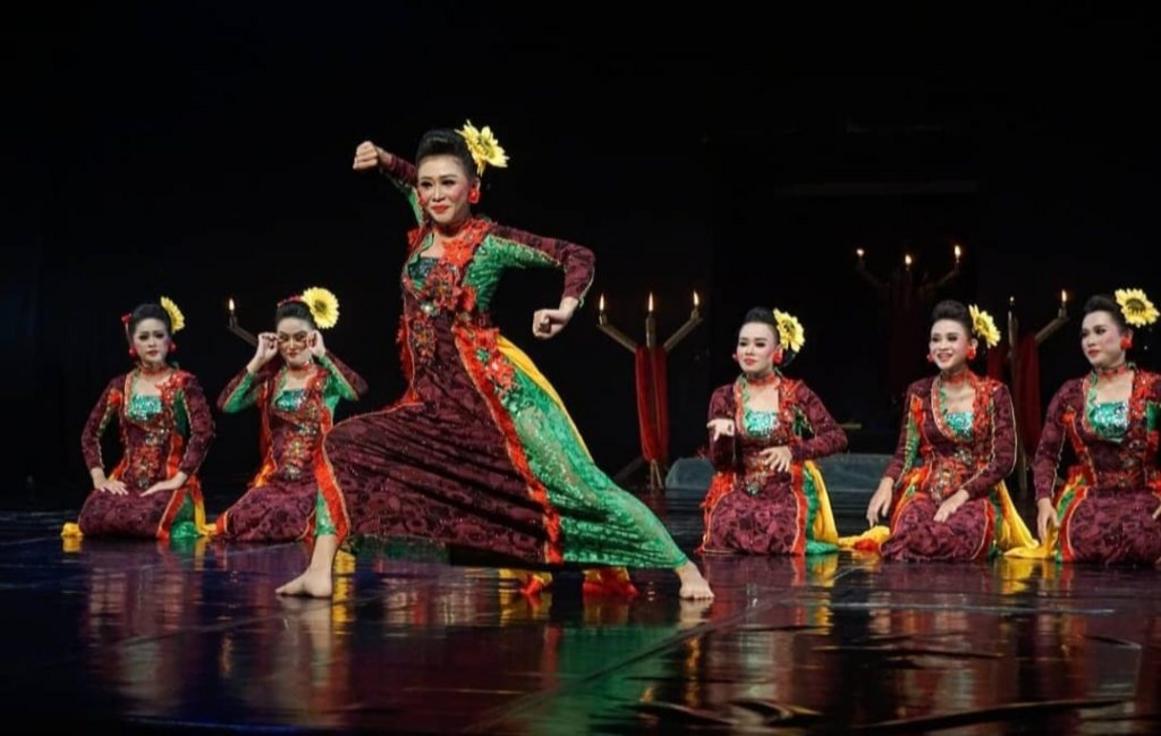 Tari Jaipong: Pesona dan Cerita Seru di Balik Gerakannya!